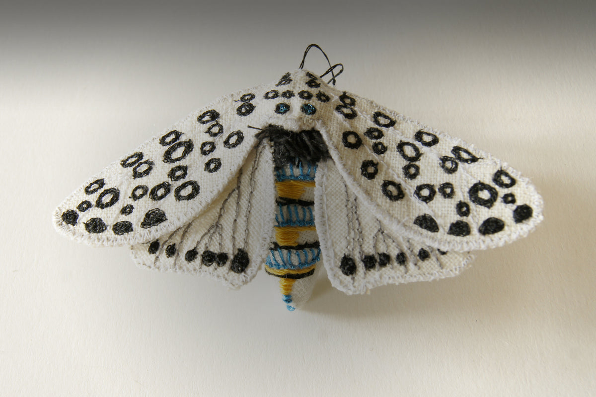 Fiber art insects to wear and collect, handmade in France.